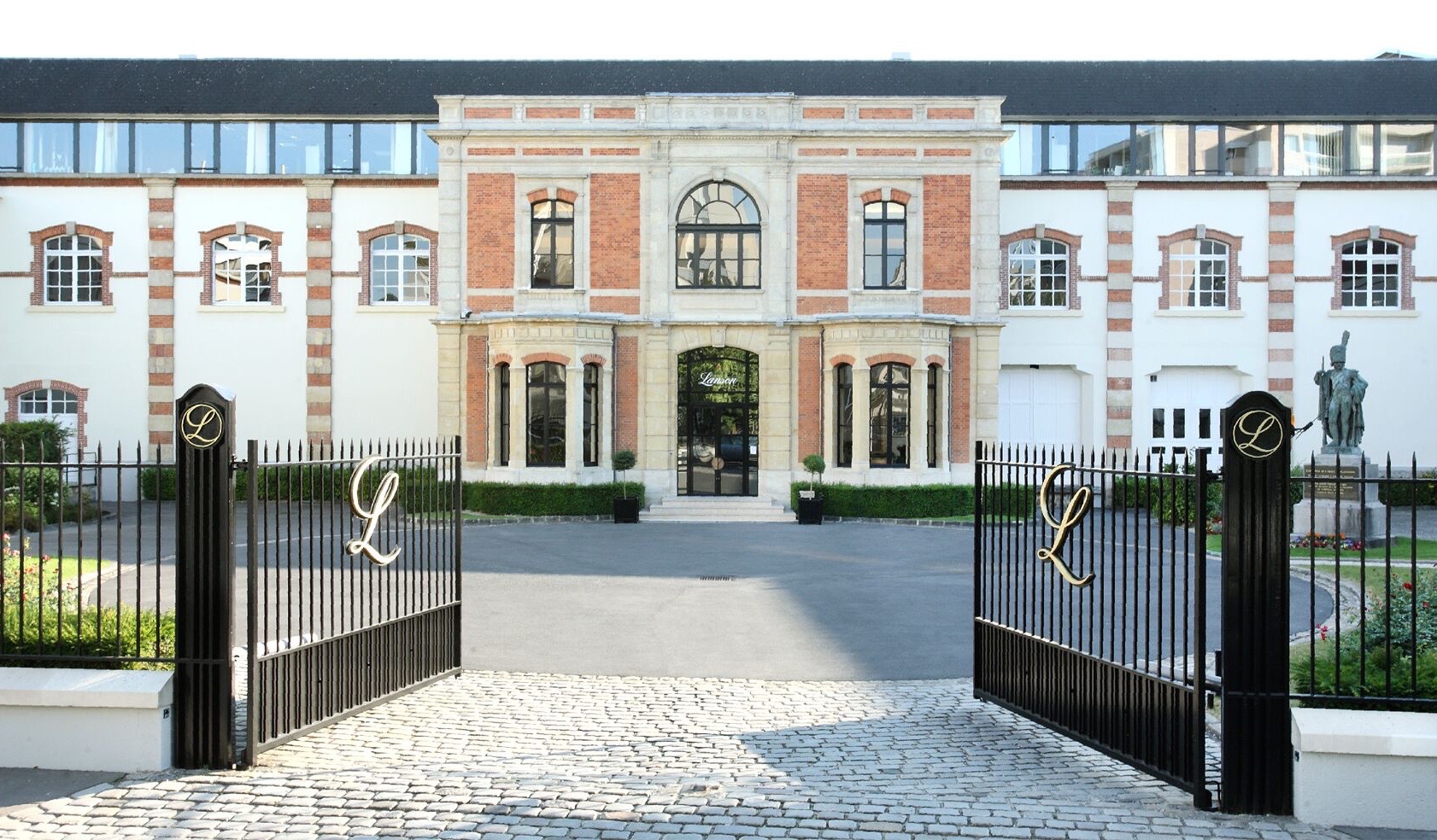 Champagne Lanson: The Perfect Start - Fabdrinx